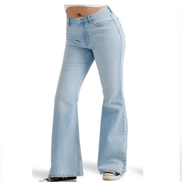 Wrangler | Jeans | Nwt Wrangler Retro Y2k Light Wash High Rise Flared ...